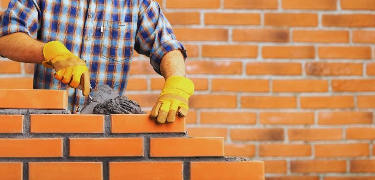 How Much Money Do Bricklayers Make Per Brick UK? - Open Learning Academy